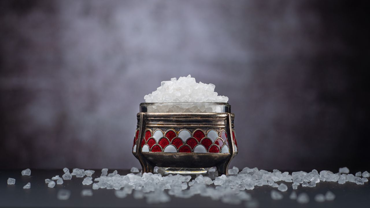 5 Powerful Reasons To Add Salt To Tea Today - Skillsoon